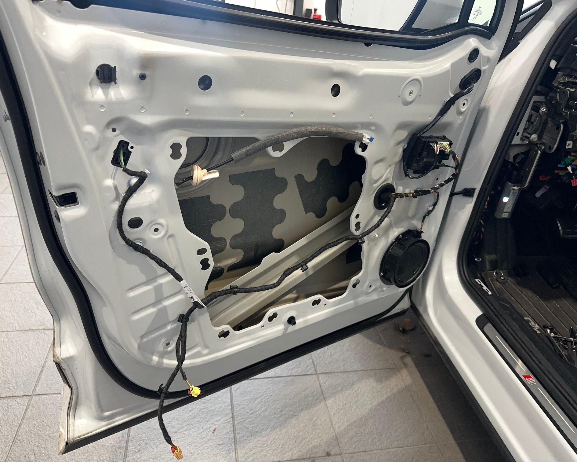 Audi Q4 E-tron Keyless entry retrofit